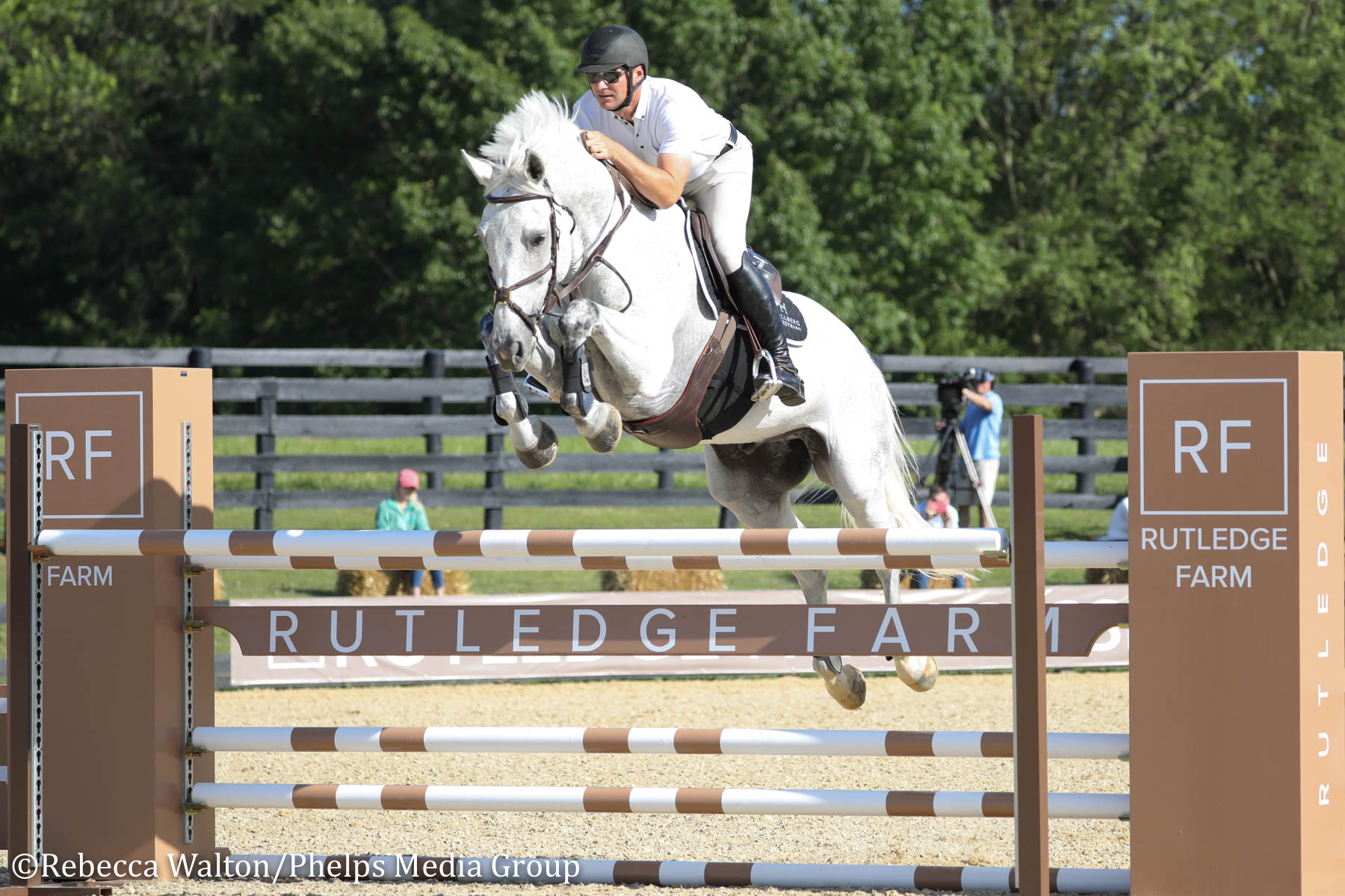 Simplicity Is Key for Peter Wylde’s Rutledge Farm Session - The Plaid ...