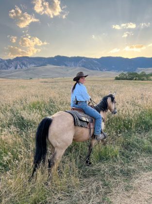 A Day in the Life of a Dude Ranch Wrangler - The Plaid Horse Magazine