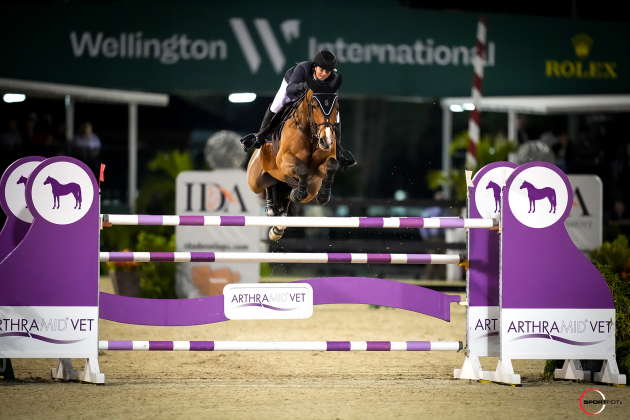 Adrienne Sternlicht and Bennys Legacy Land $216,000 Holiday & Horses ...