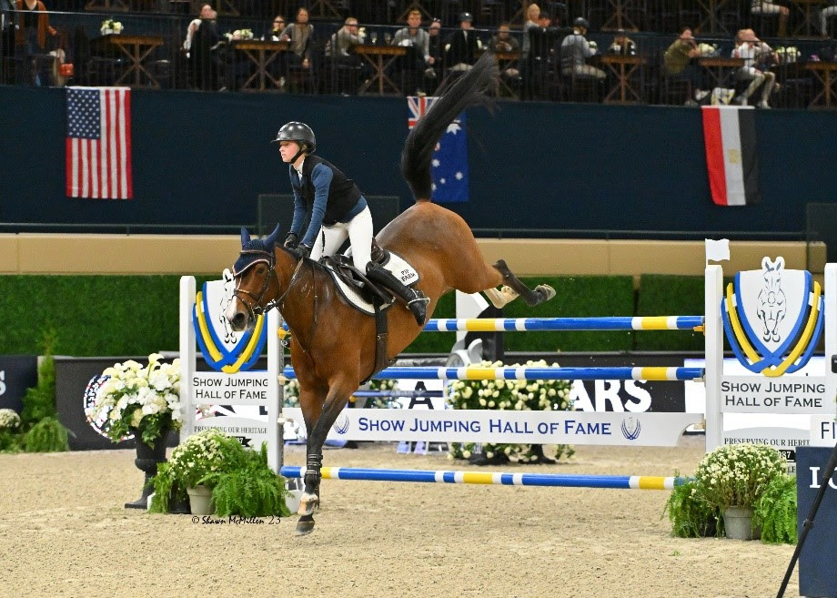 Downey Soars to Victory in Show Jumping Hall of Fame Jumper Classic ...