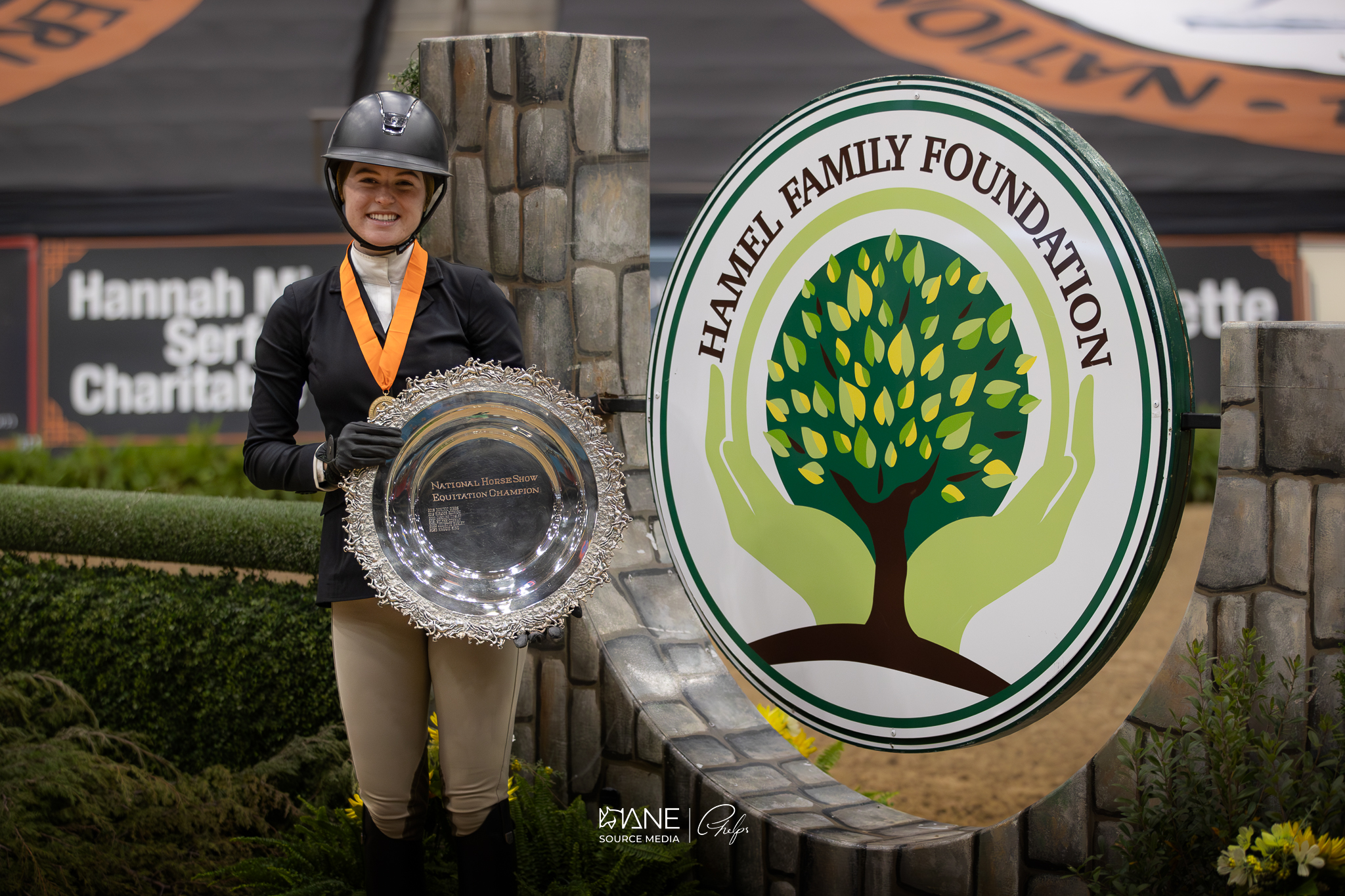 Que Color and Rosemary Bilson are Crowned 2024 Hamel Foundation NHS 3'3 ...