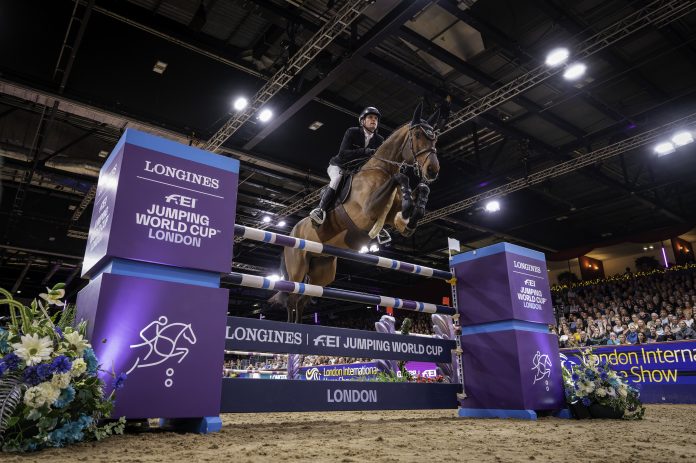 Eddy Blue and Darragh Kenny Win Longines FEI Jumping World Cup at 2024 ...