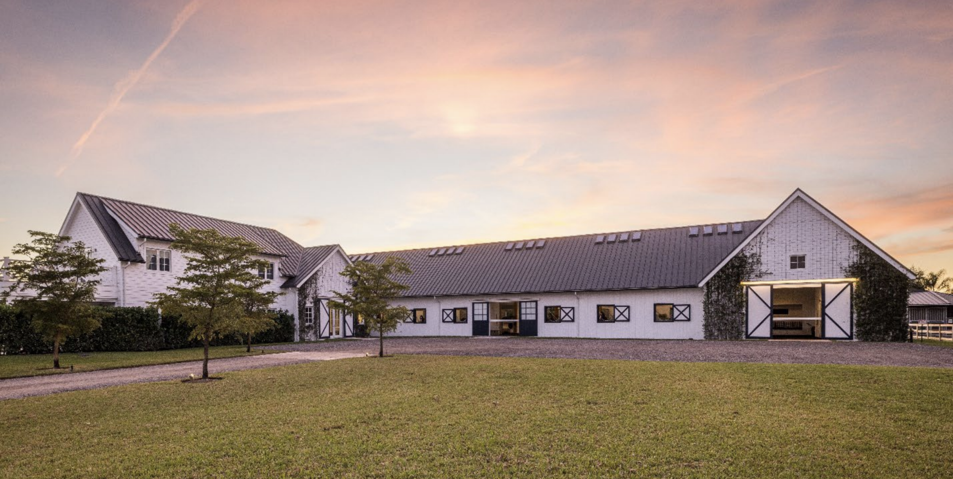 Enduring Reasons to Build a Timber Frame Horse Barn - The Plaid Horse ...