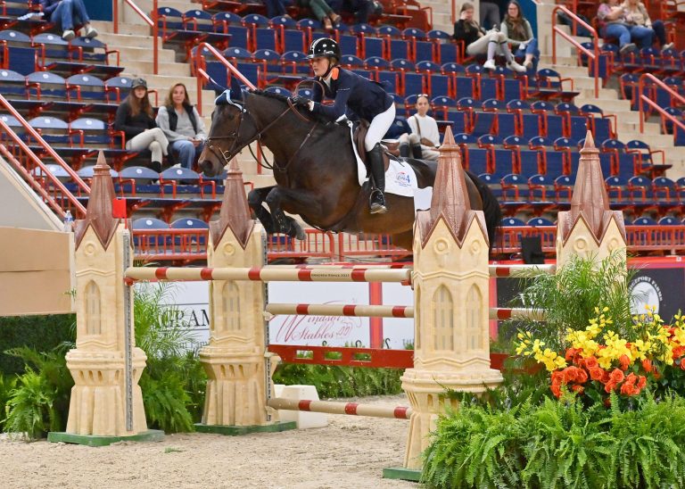 Klaartje Z & Taylor Cawley Kick Off 2025 Turnham Green/USEF Junior ...
